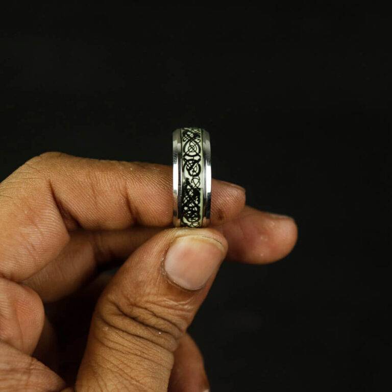 Simple Glowing Ring - Bracelance